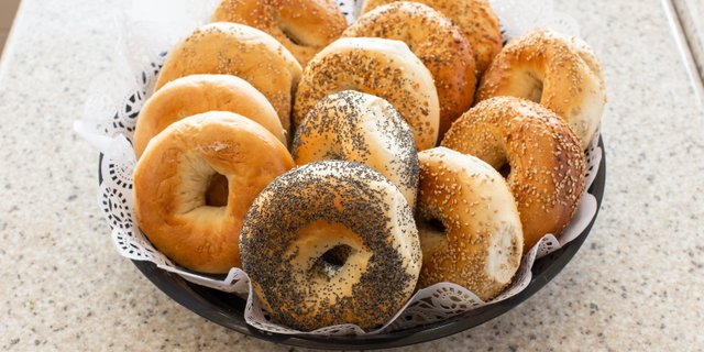 Ize's Deli & Bagelry Catering in North Bethesda, MD - 11622 Rockville ...